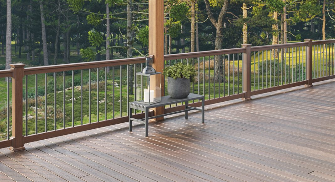 Envision V310 wood-look railing