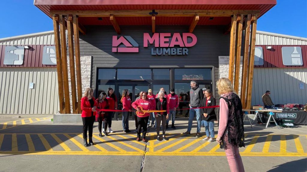 Mead Lumber hosts grand reopening