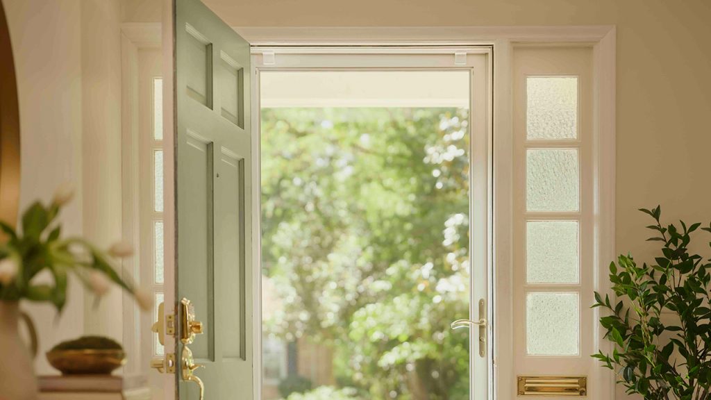 Larson 60 MT Maximum View Storm Door