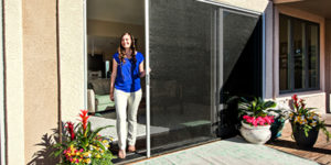 Phantom retractable screens