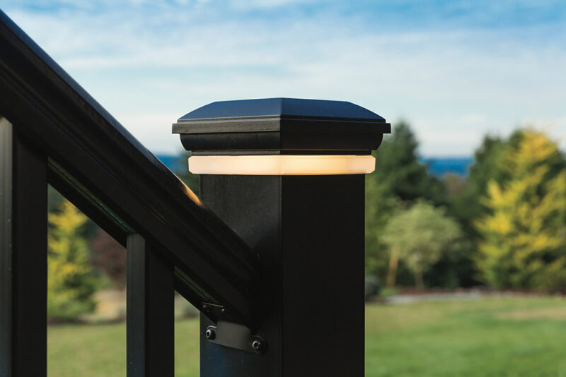 How to choose the right deck railing